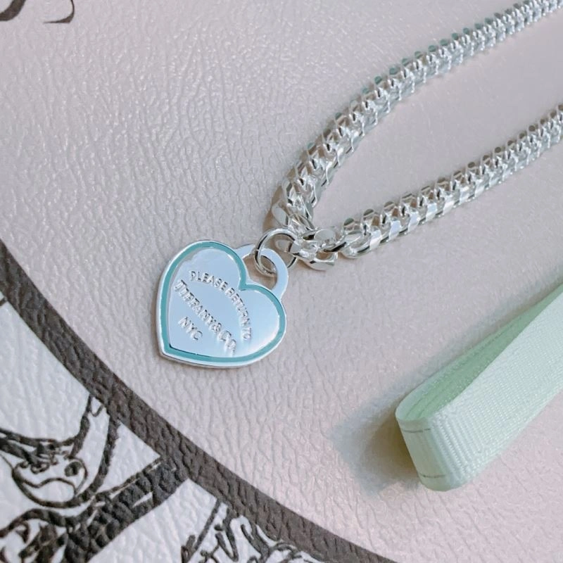 Brand-authenticated Tiffany Necklaces