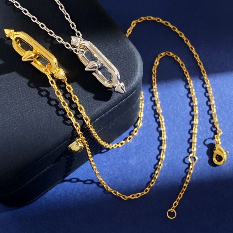 Indistinguishable Tiffany Necklaces