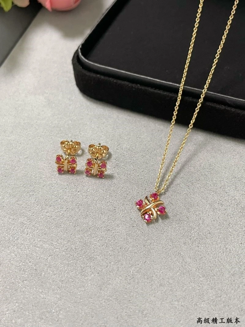 Top match Tiffany Necklaces