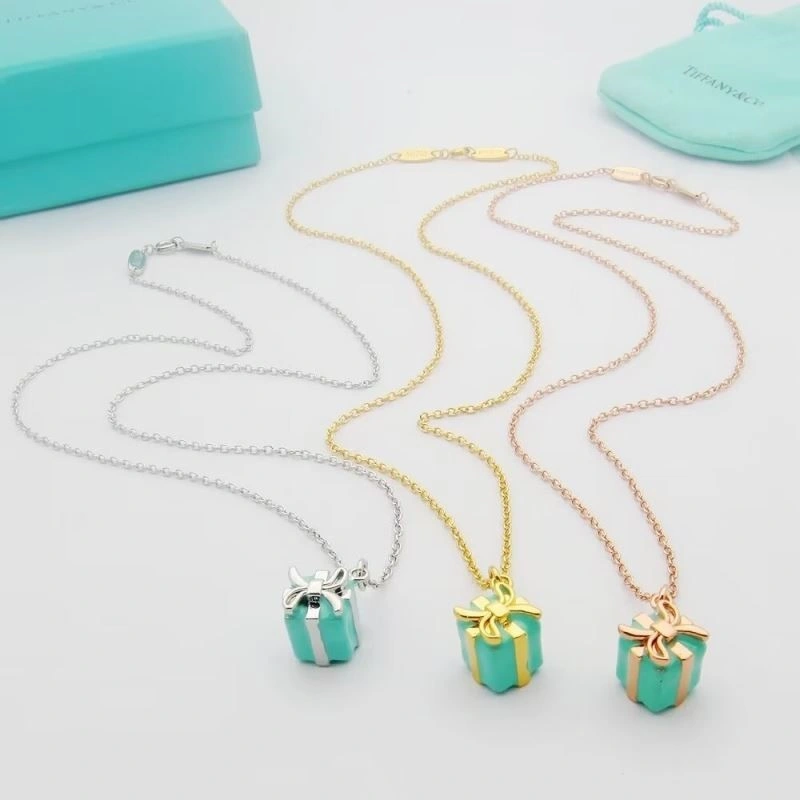 Cut-rate Tiffany Necklaces