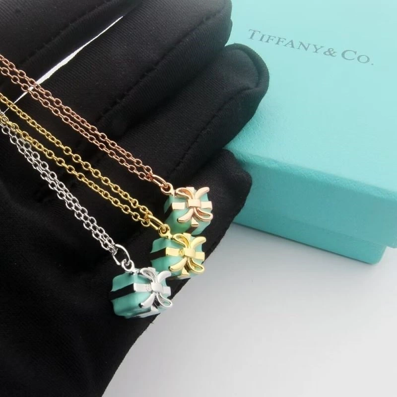 Cut-rate Tiffany Necklaces