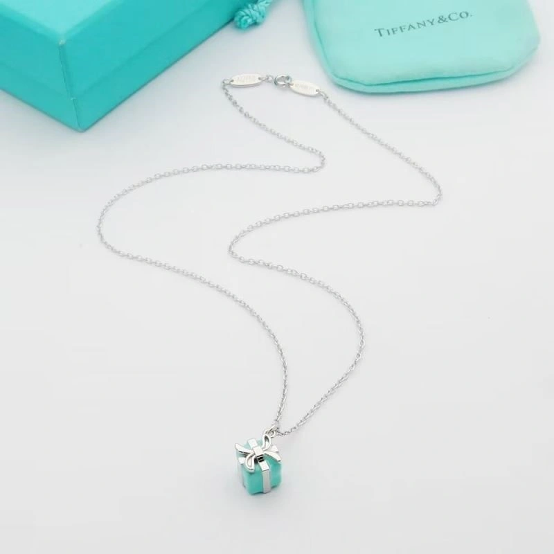 Cut-rate Tiffany Necklaces