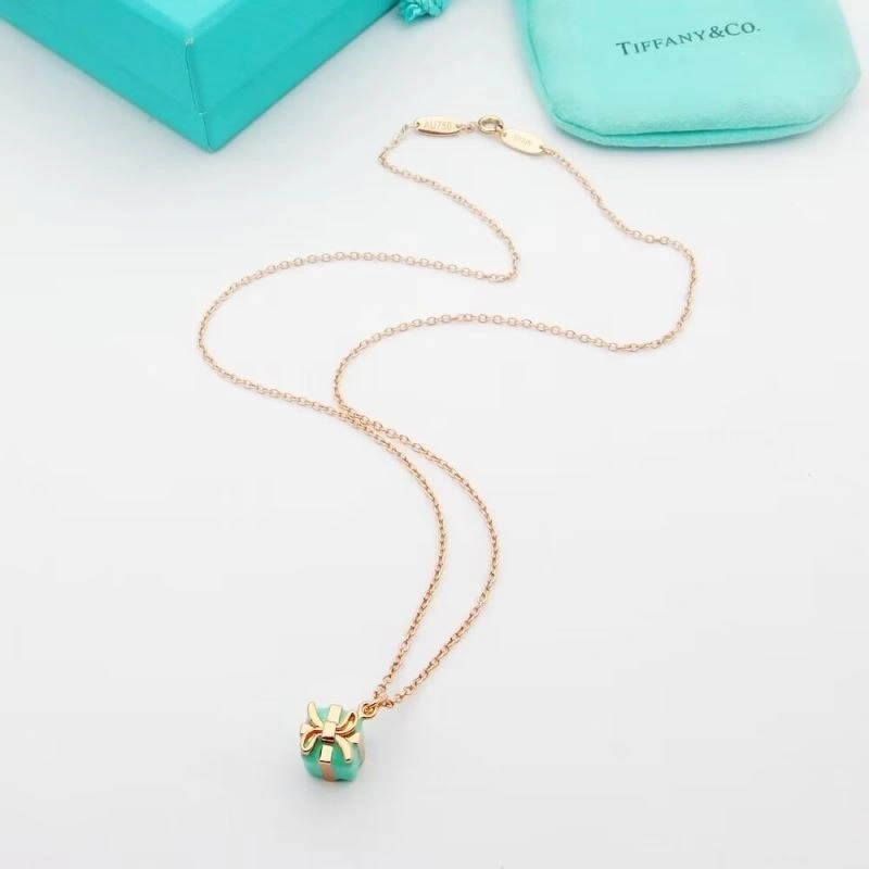 Cut-rate Tiffany Necklaces