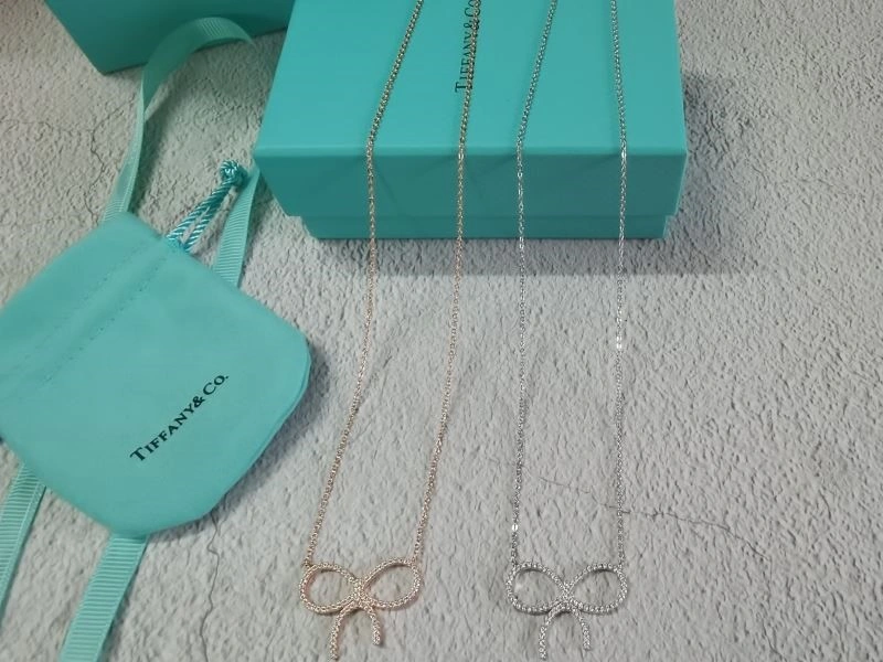 Brand-authenticated Tiffany Necklaces