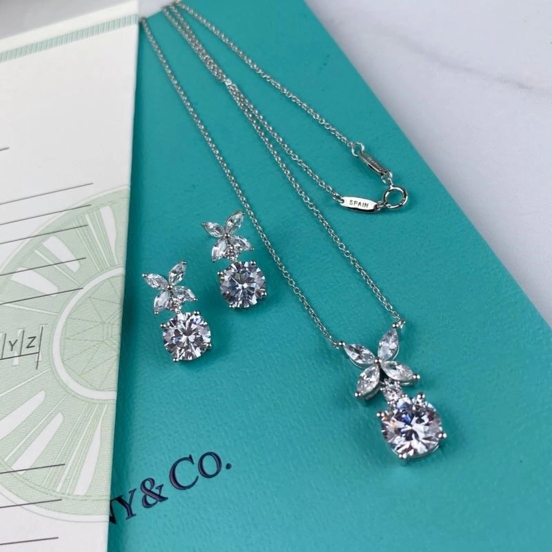 Official Tiffany Necklaces
