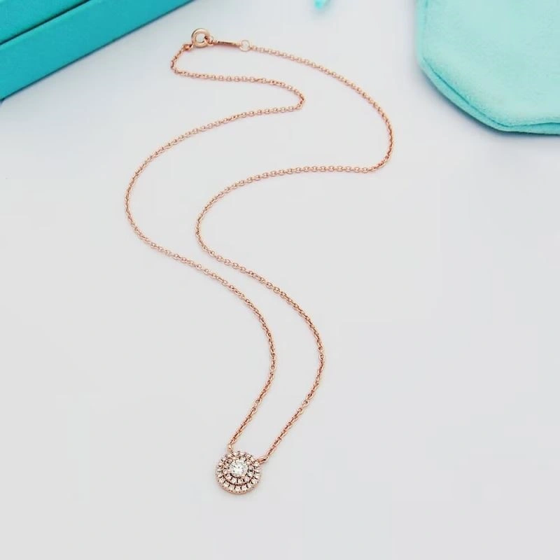 Indistinguishable Tiffany Necklaces