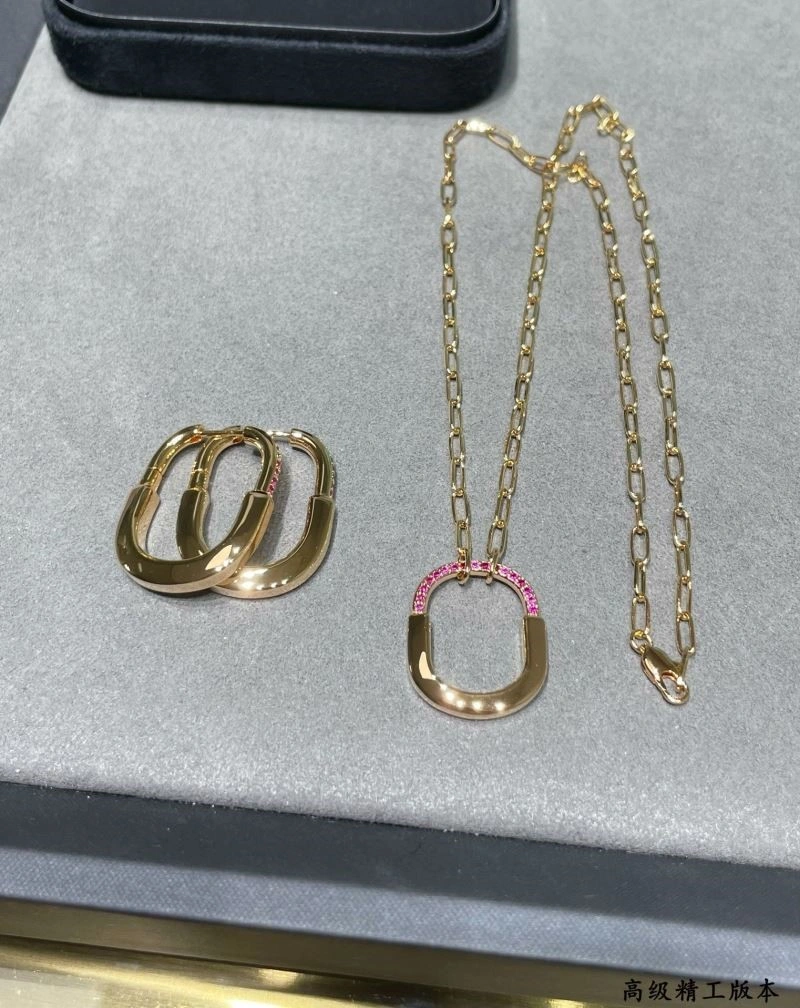 Authentic Tiffany Necklaces