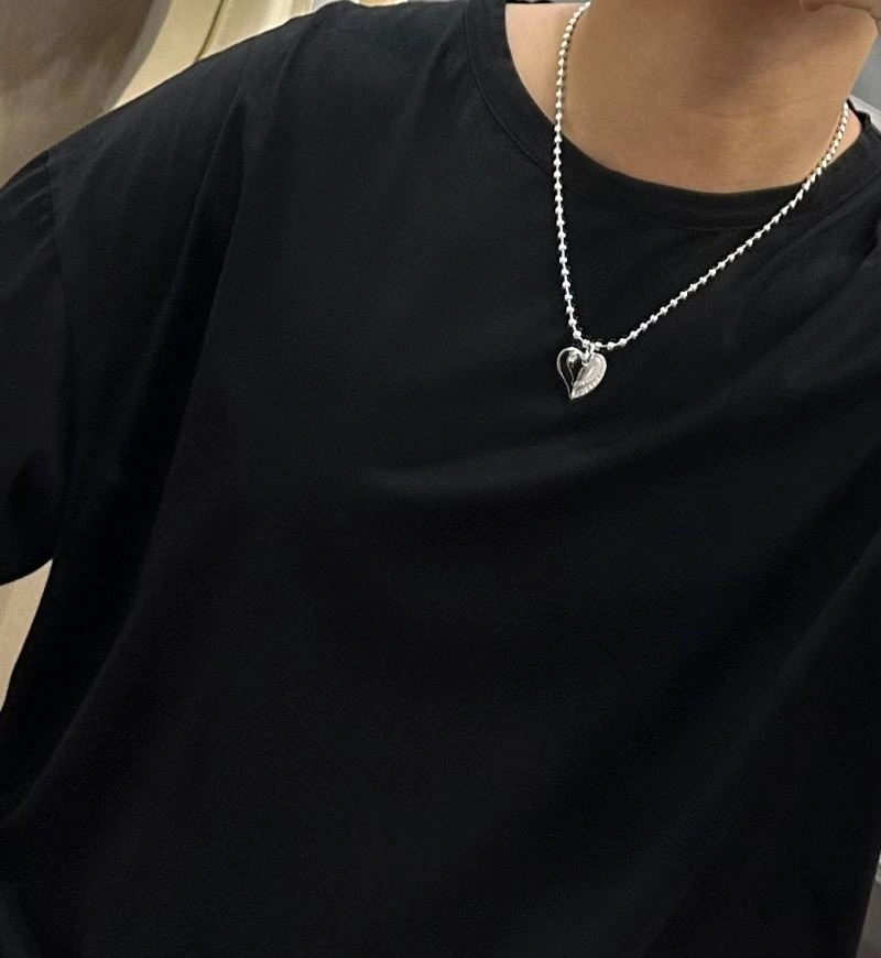 Indistinguishable Tiffany Necklaces