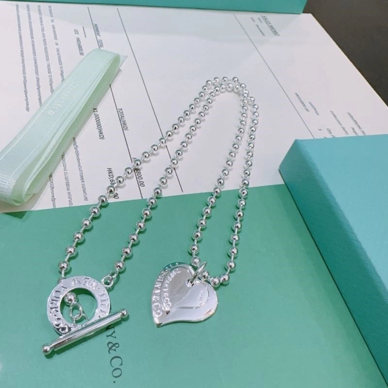Indistinguishable Tiffany Necklaces