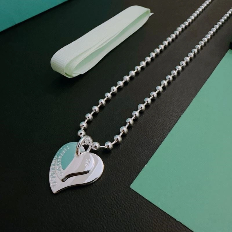 Indistinguishable Tiffany Necklaces