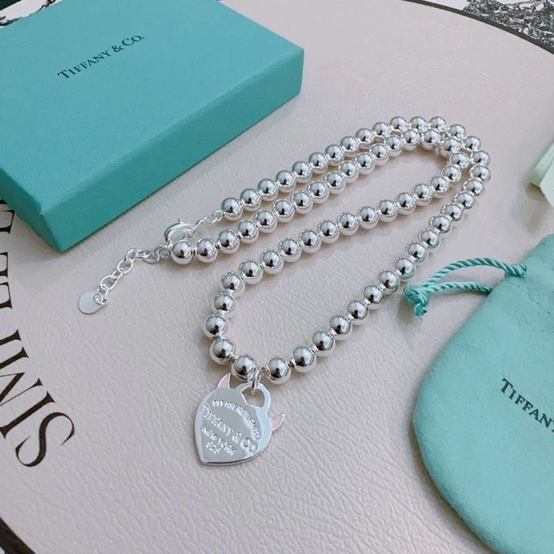Indistinguishable Tiffany Necklaces