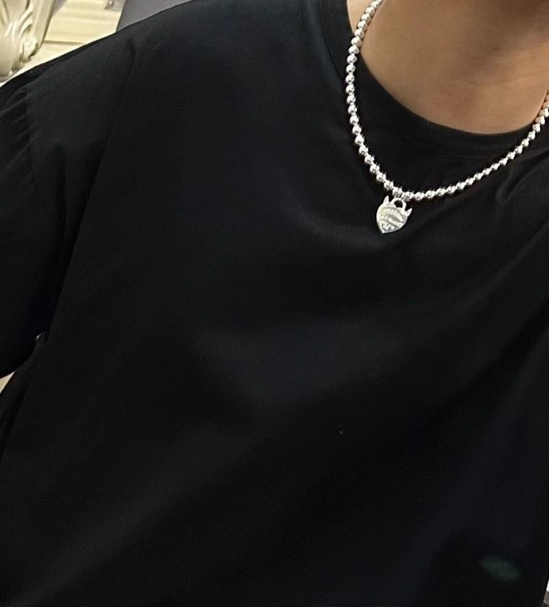 Indistinguishable Tiffany Necklaces
