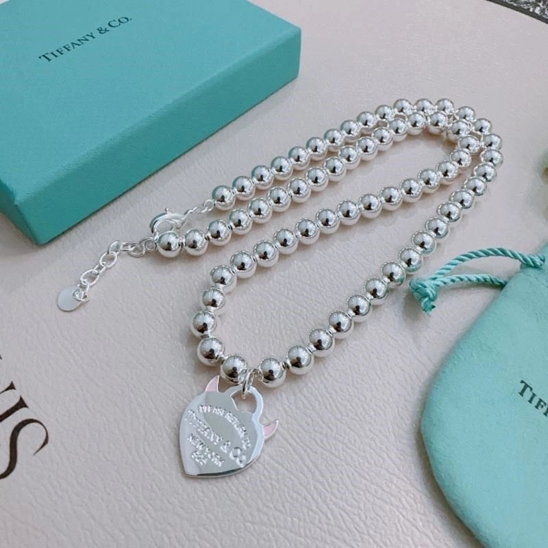 Indistinguishable Tiffany Necklaces