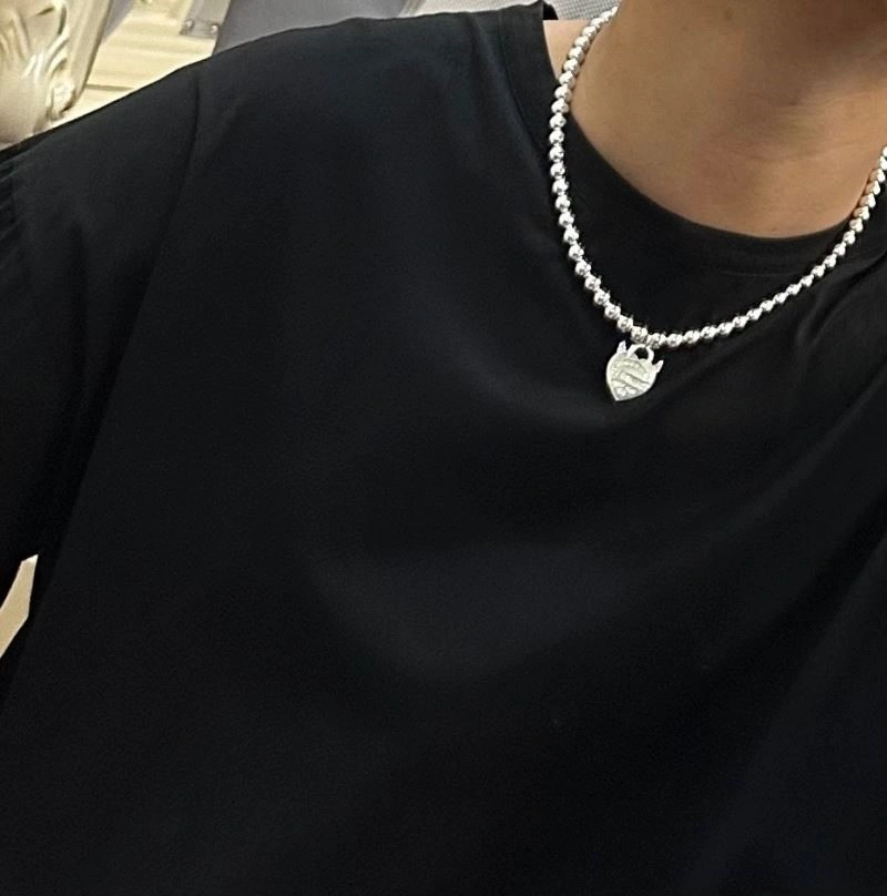 Indistinguishable Tiffany Necklaces