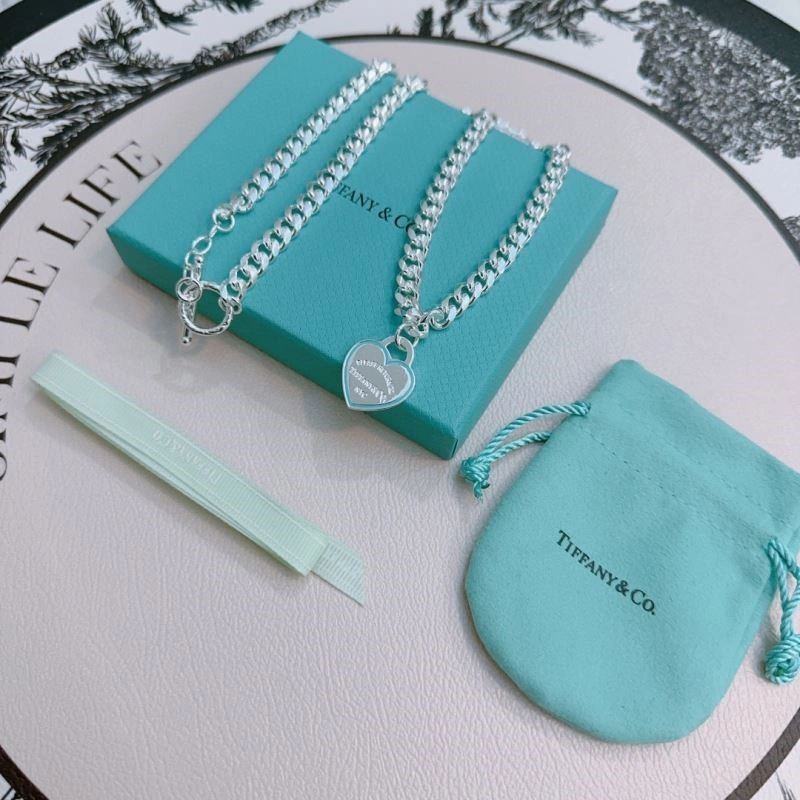 Brand-authenticated Tiffany Necklaces