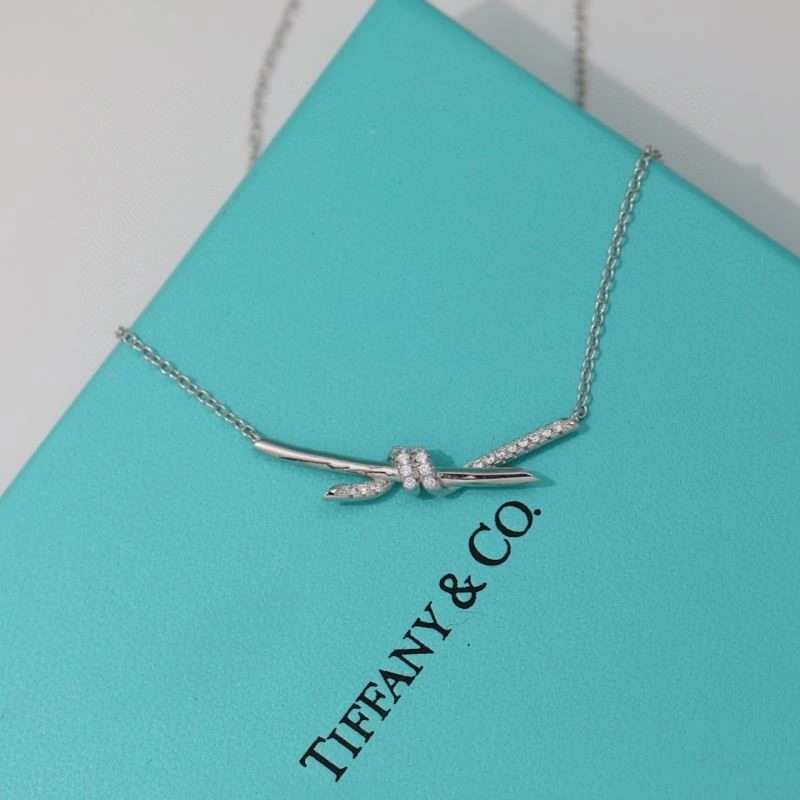 Indistinguishable Tiffany Necklaces