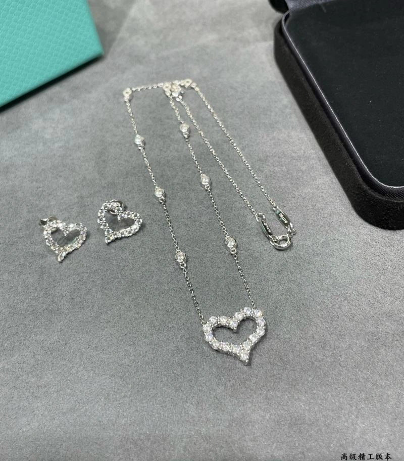 Top match Tiffany Necklaces
