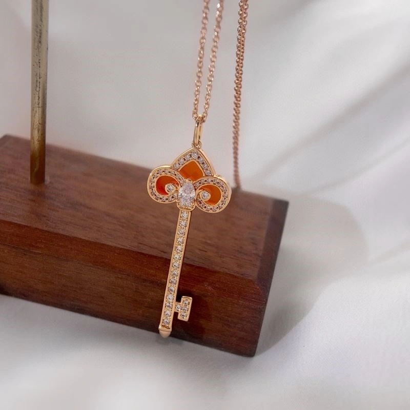 Brand-authenticated Tiffany Necklaces