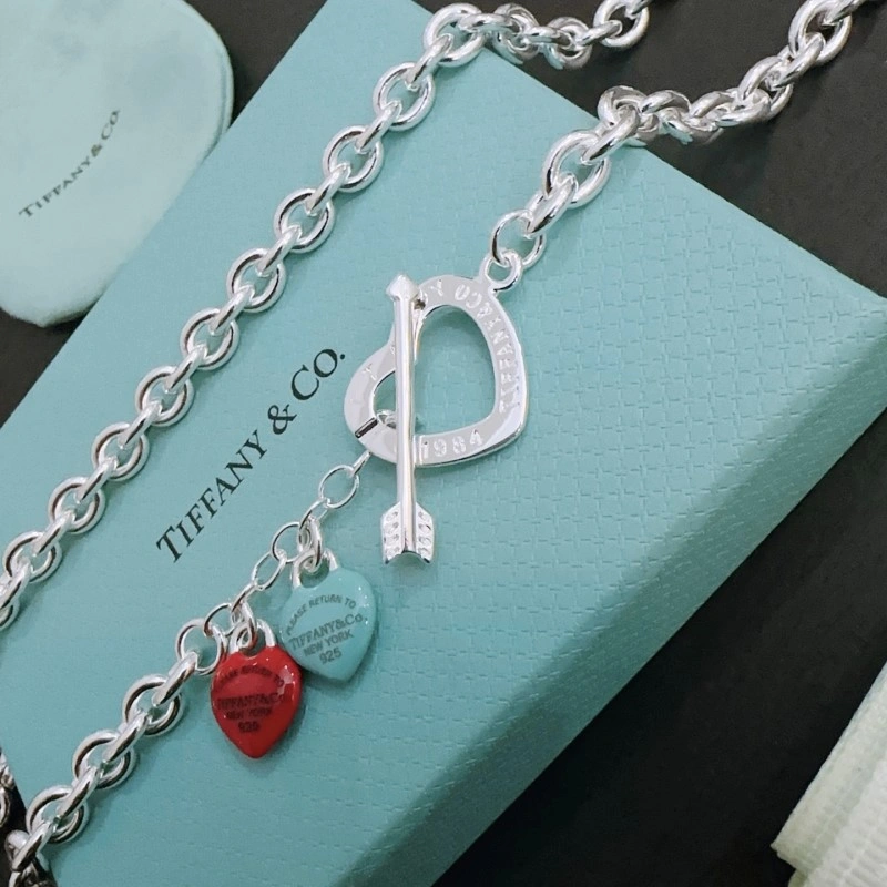 Indistinguishable Tiffany Necklaces