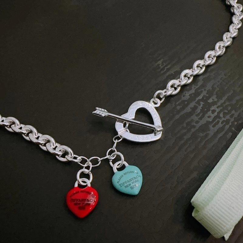 Indistinguishable Tiffany Necklaces