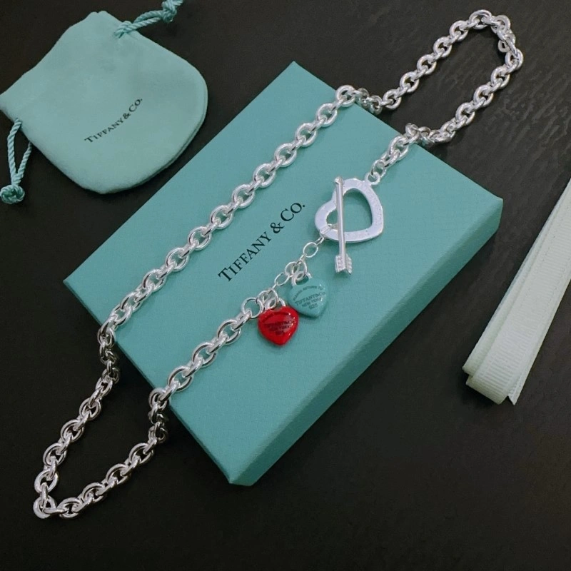 Indistinguishable Tiffany Necklaces