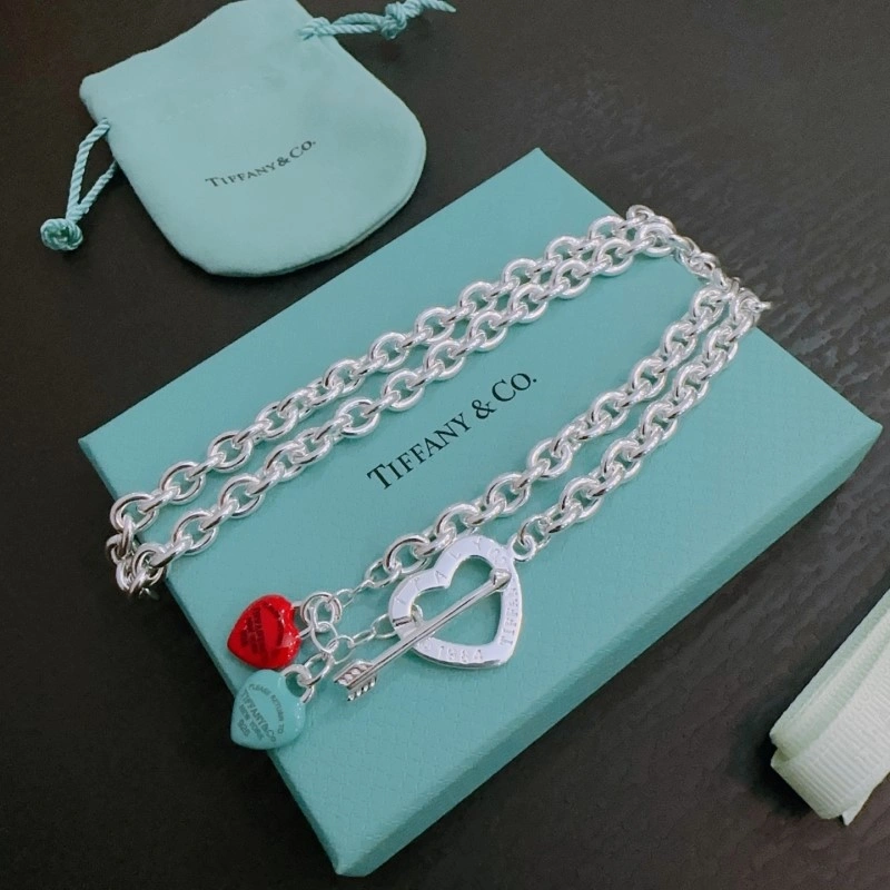 Indistinguishable Tiffany Necklaces