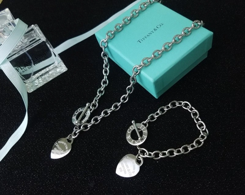 Bargain Tiffany Necklaces