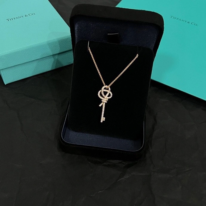 Bargain Tiffany Necklaces