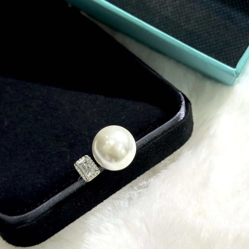 Cut-rate Tiffany Rings