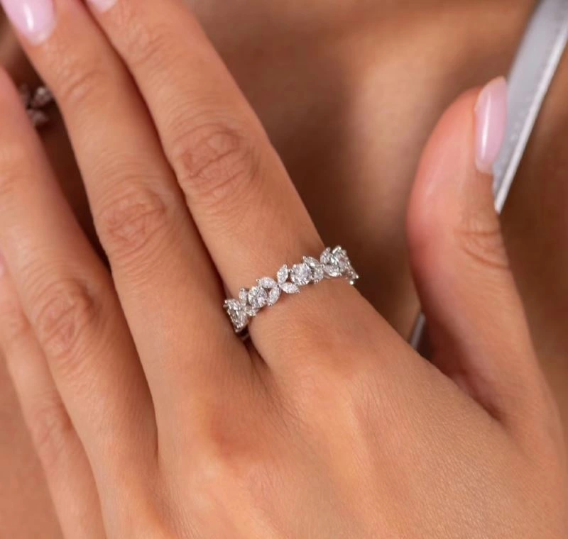 Indistinguishable Tiffany Rings