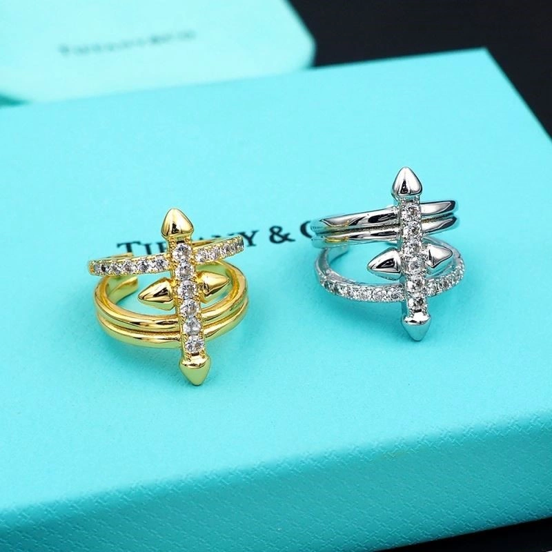 Indistinguishable Tiffany Rings