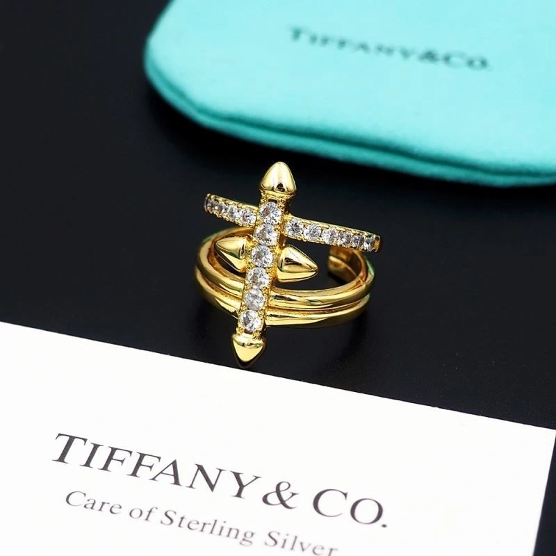Indistinguishable Tiffany Rings