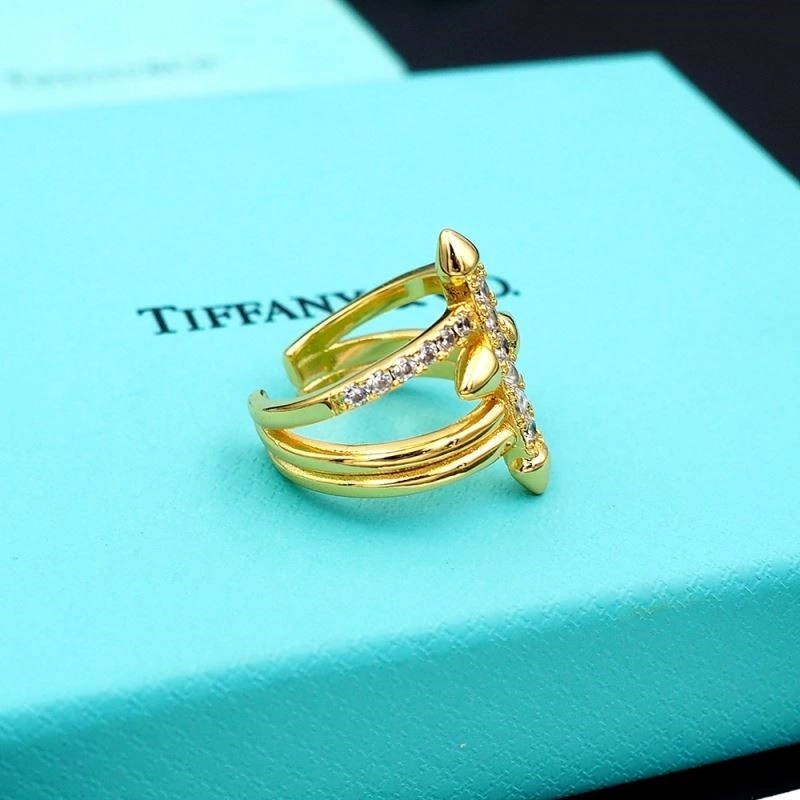 Indistinguishable Tiffany Rings