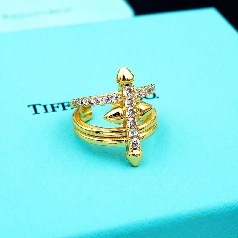 Indistinguishable Tiffany Rings