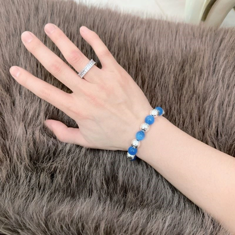 Indistinguishable Tiffany Rings