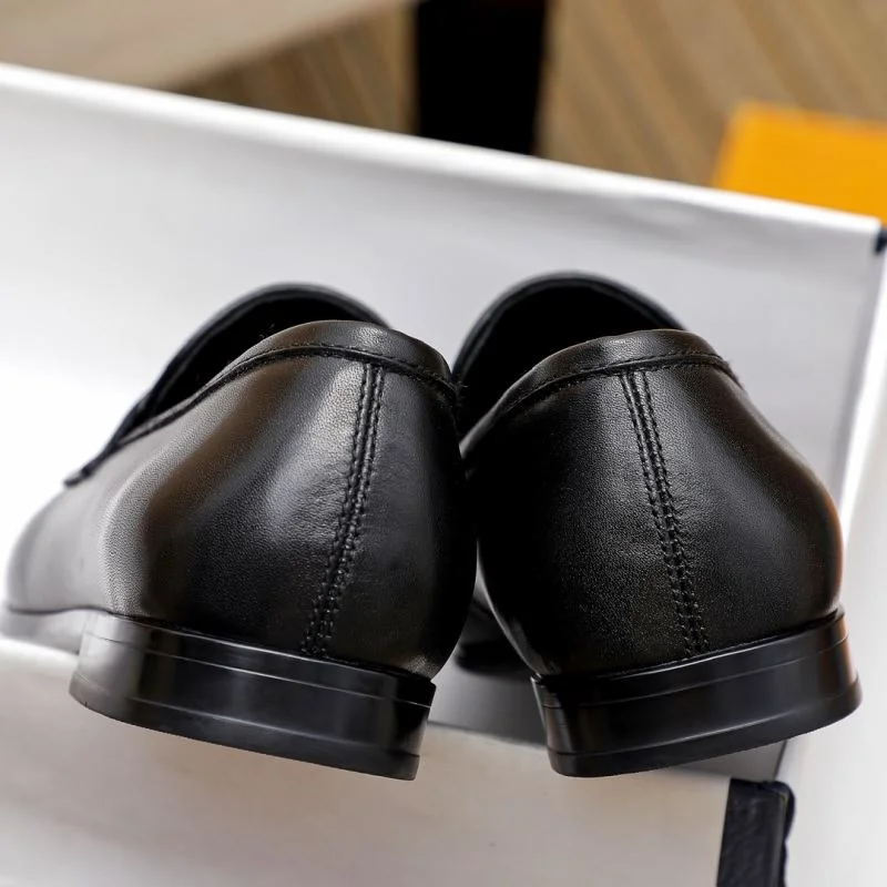 Cut-rate Tods Shoes