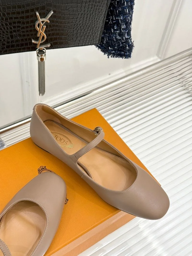 Mirror quality Tods Shoes
