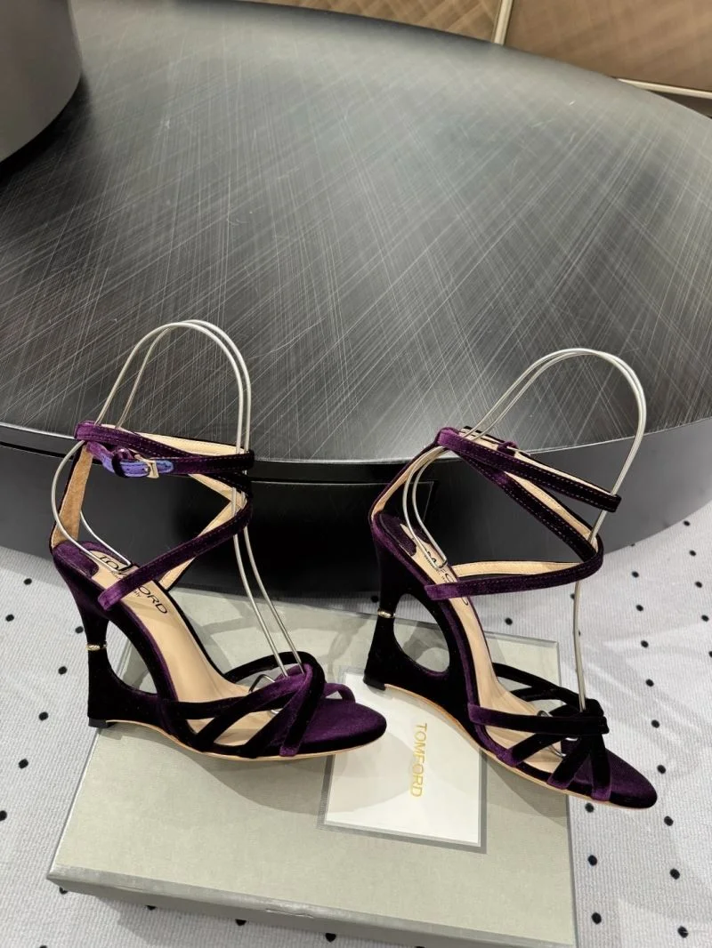 Accurate model Tom Ford Sandals