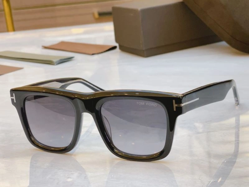 Accurate model Tom Ford Sunglasses