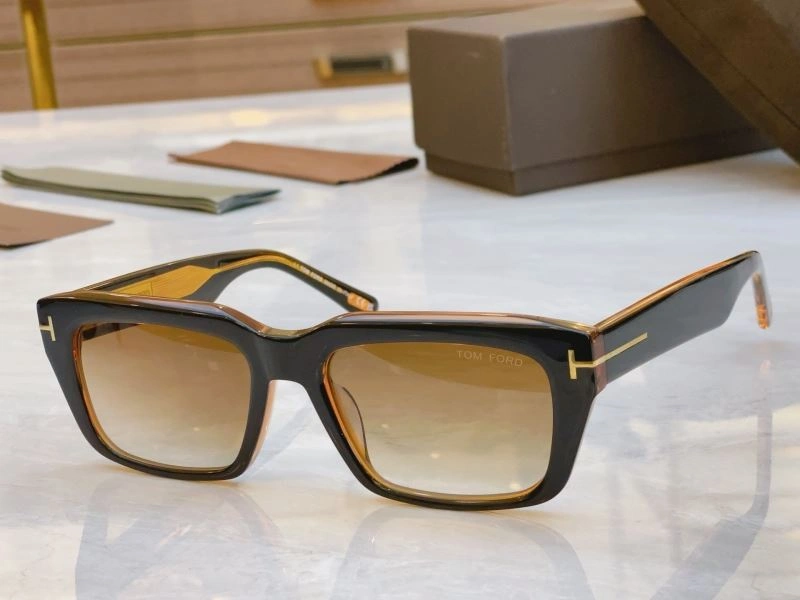 Top mirror Tom Ford Sunglasses