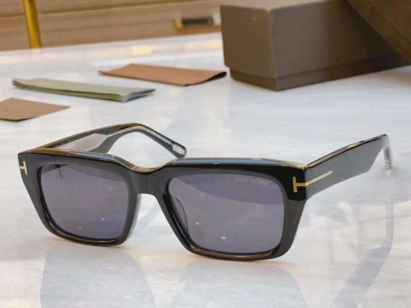 Top mirror Tom Ford Sunglasses