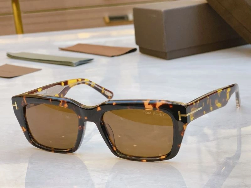 Top mirror Tom Ford Sunglasses