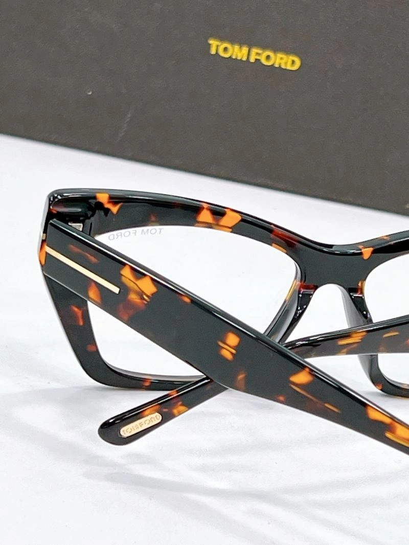 Low-cost Tom Ford Sunglasses