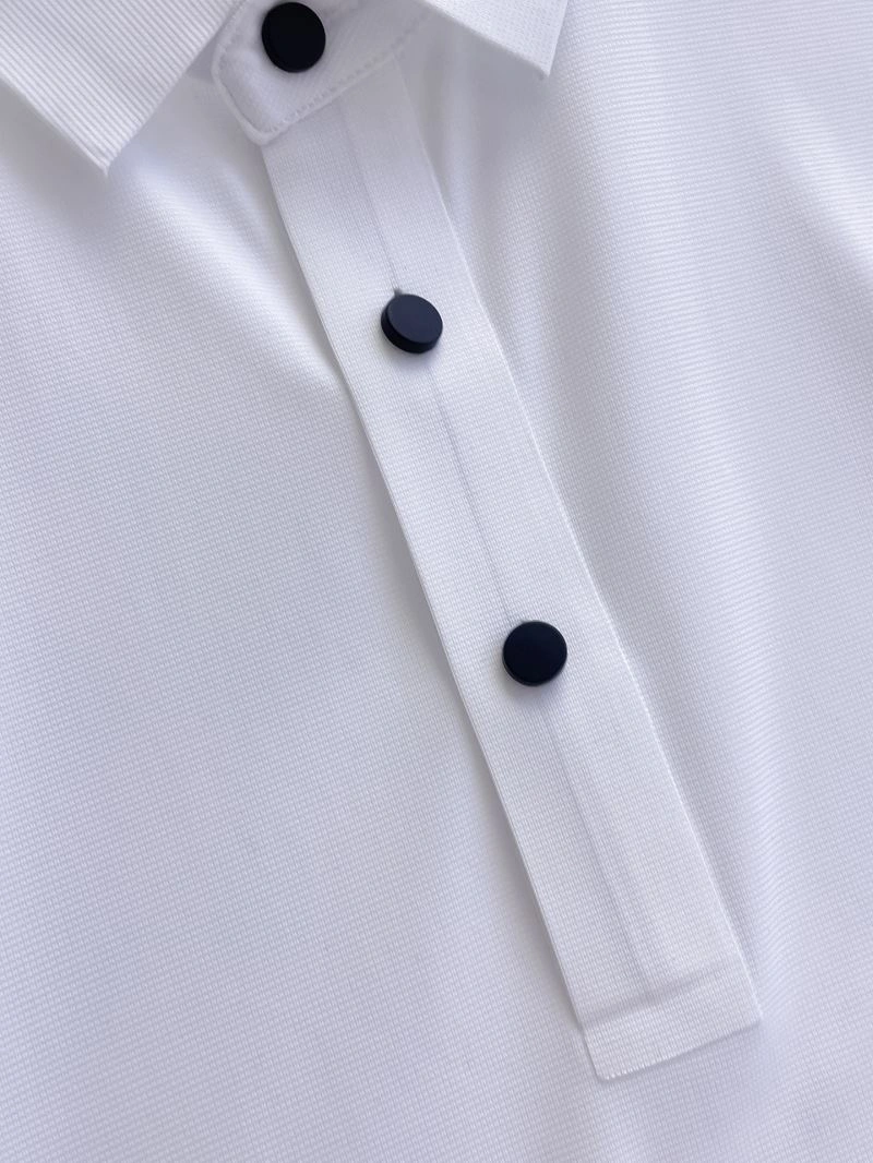 Indistinguishable Tommy Hilfiger T-Shirts