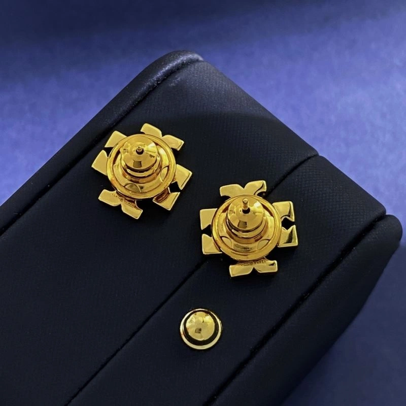 Bargain Tory Burch Necklaces