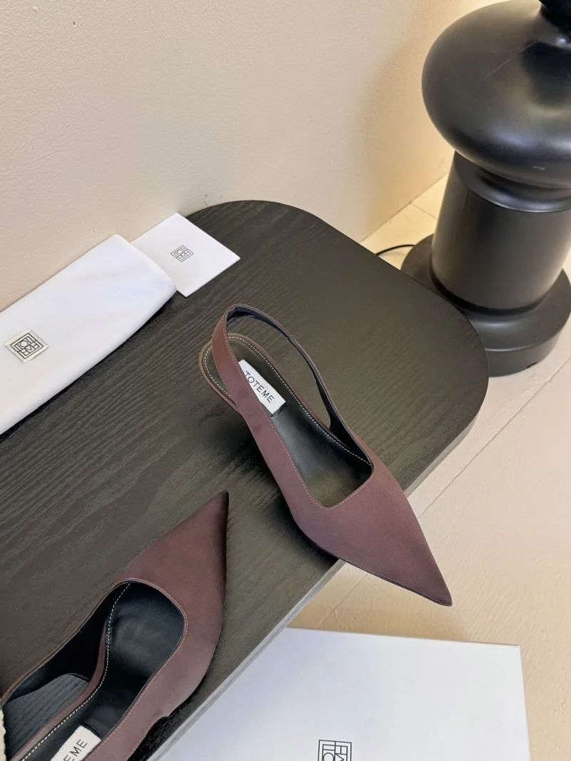 Factory-made Toteme Sandals