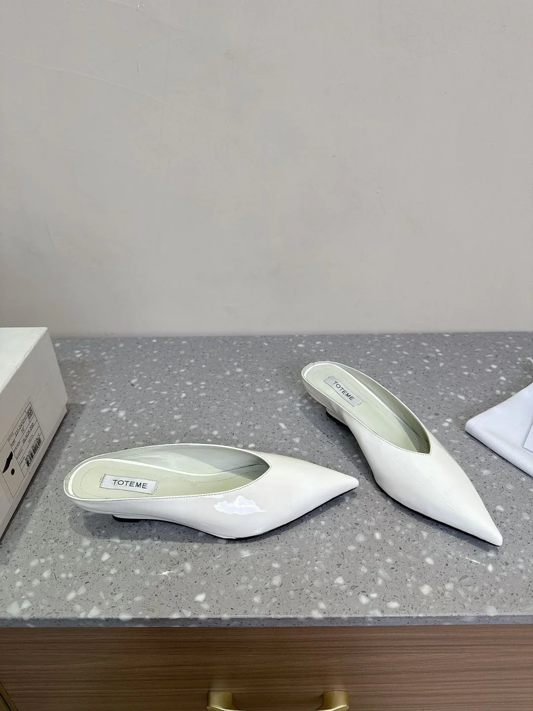 Exact replica Toteme Sandals