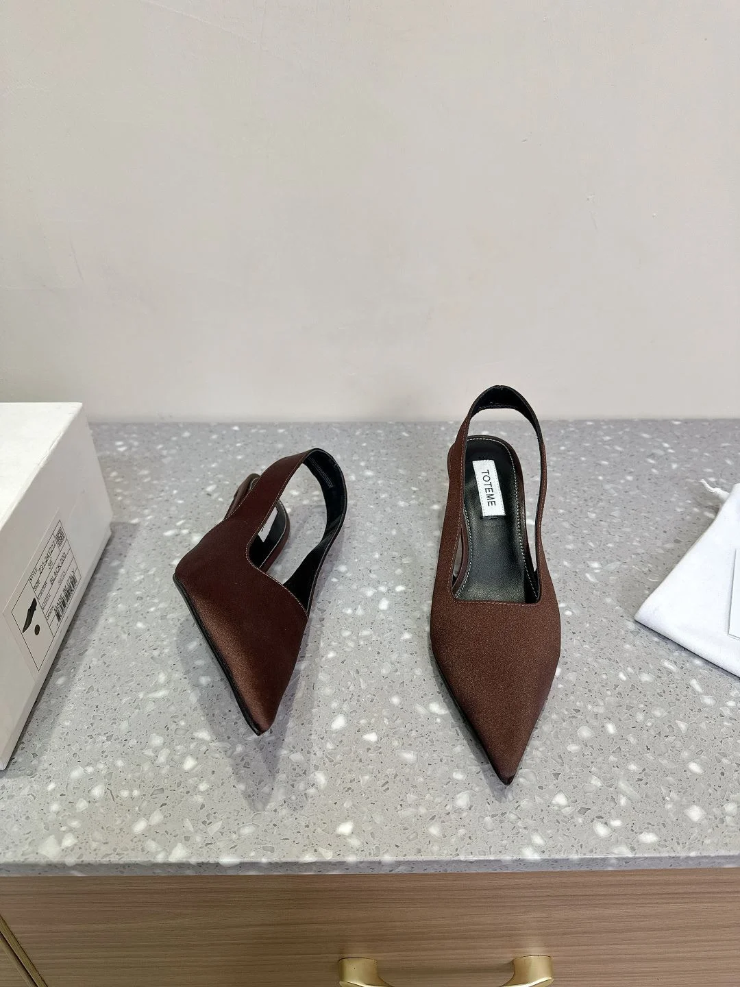 Accurate model Toteme Sandals