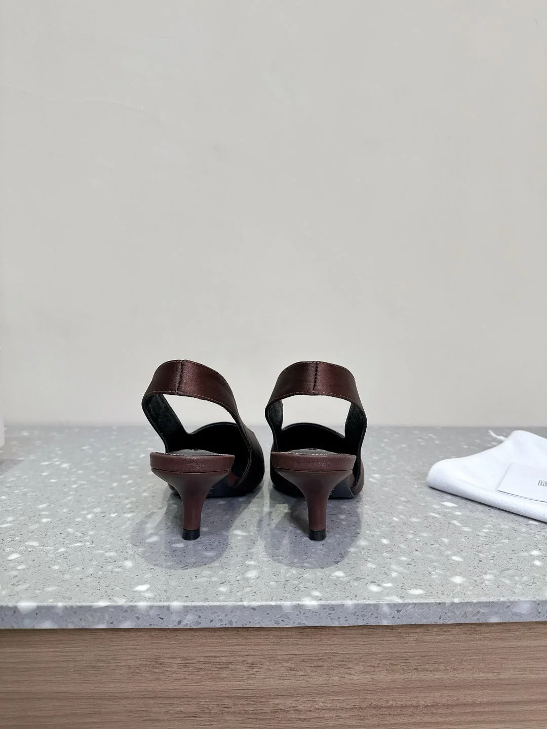 Accurate model Toteme Sandals