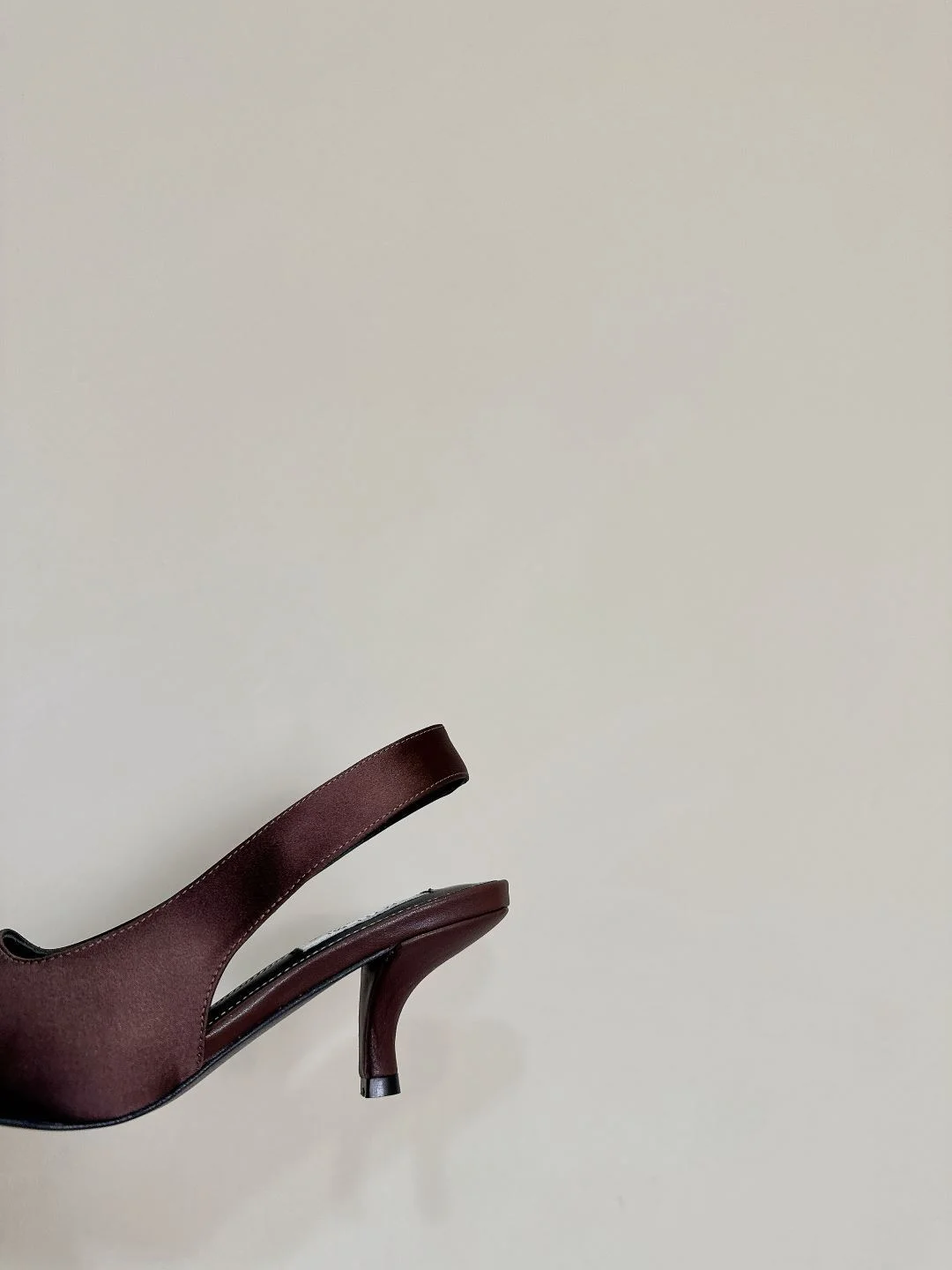 Accurate model Toteme Sandals
